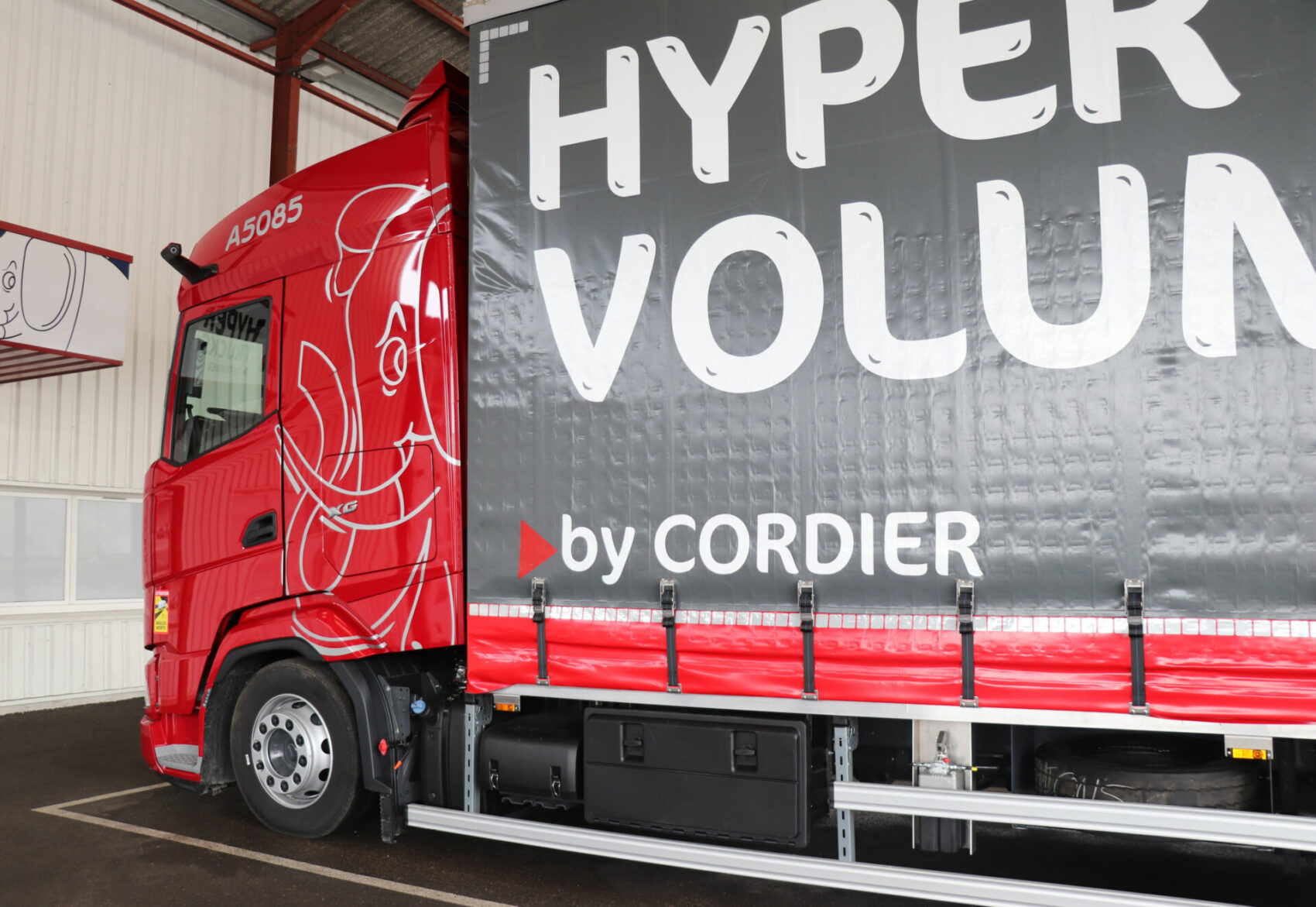 [BY CORDIER] 30 nouveaux DAF XG 480 aux couleurs d’Hyper Volume pour 2024 - Hyper Volume - By ...