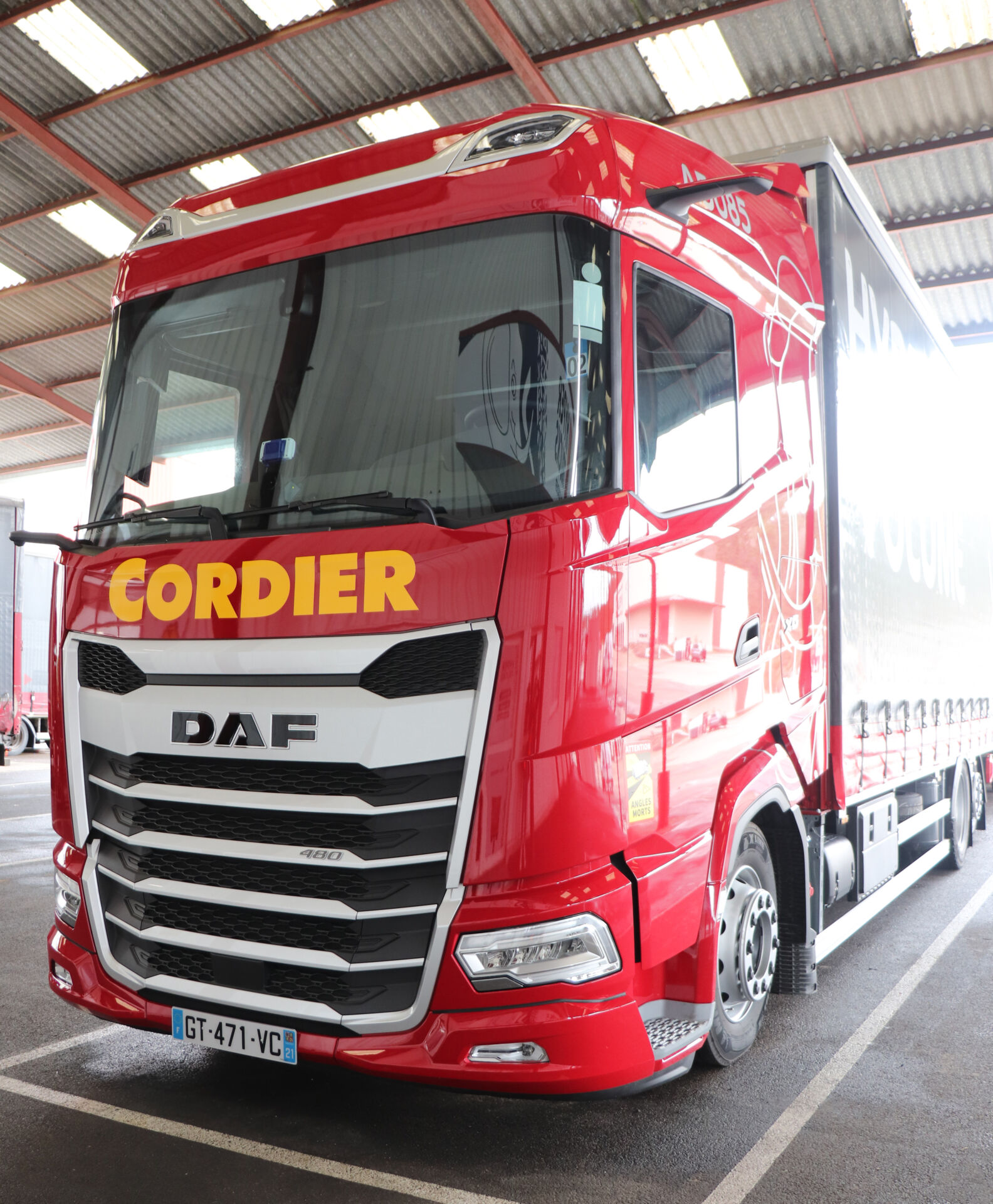 [BY CORDIER] 30 nouveaux DAF XG 480 aux couleurs d’Hyper Volume pour 2024 - Hyper Volume - By ...