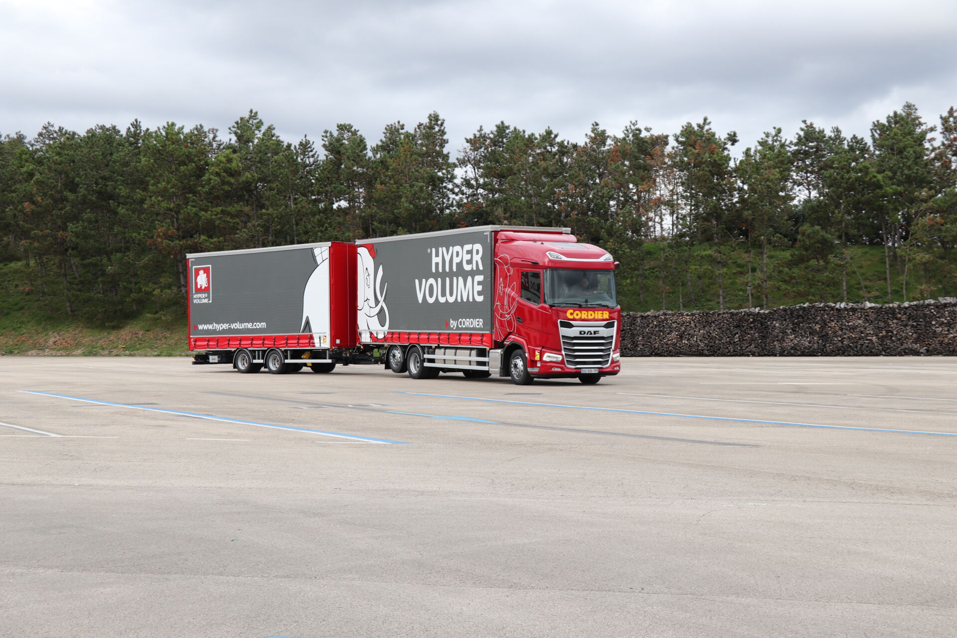 Hyper Volume - Hyper Volume - By Cordier